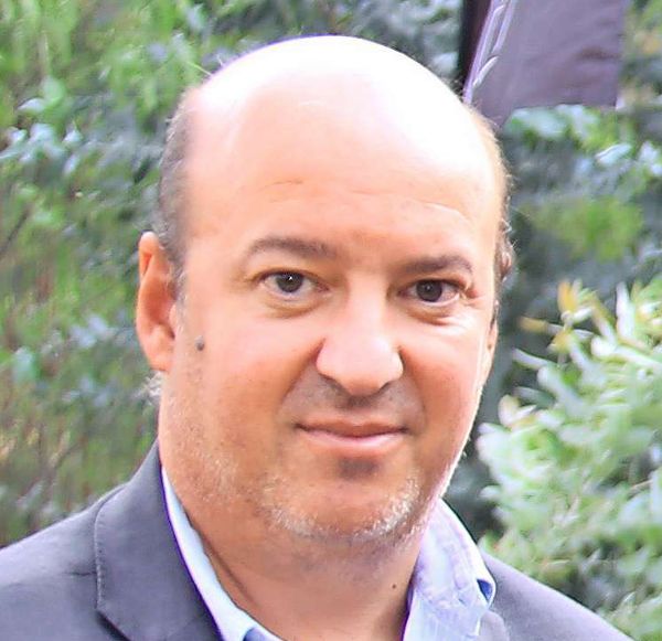 Agregar a Favoritos WhatsApp Escuchar E-mail