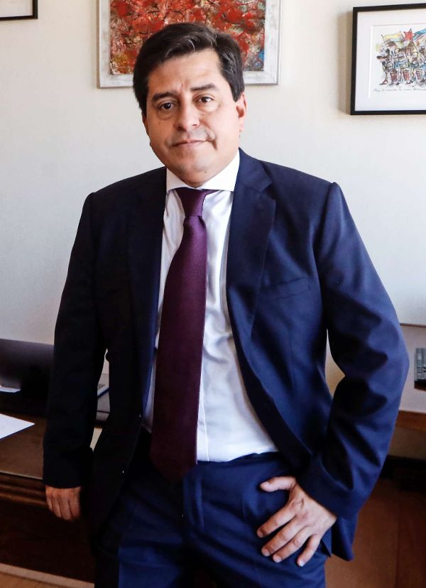 Senador (Independiente en bancada PPD) Pedro Araya.